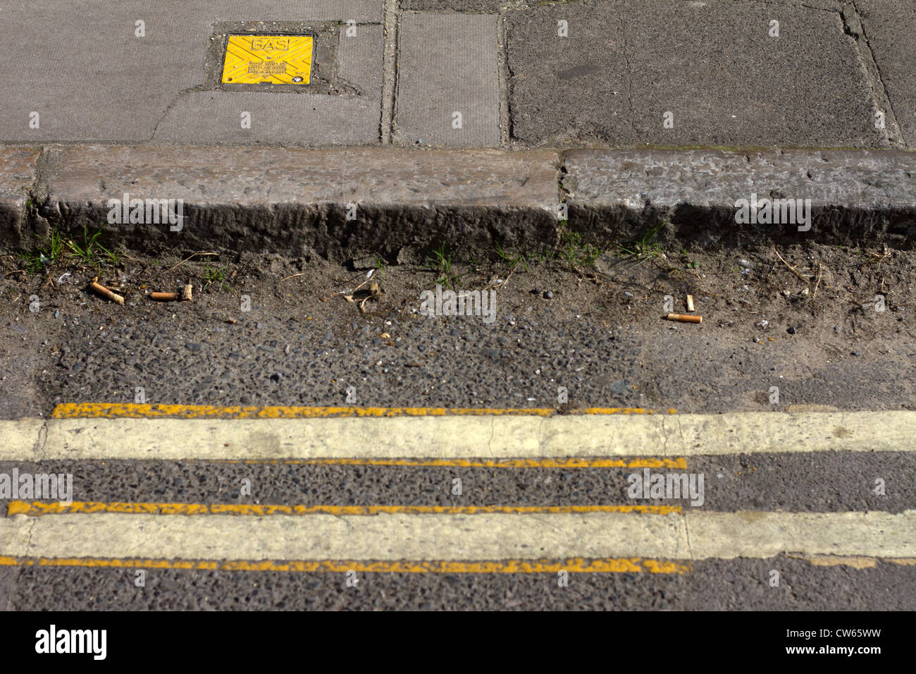 No parking lines hi-res stock photography and images - Alamy