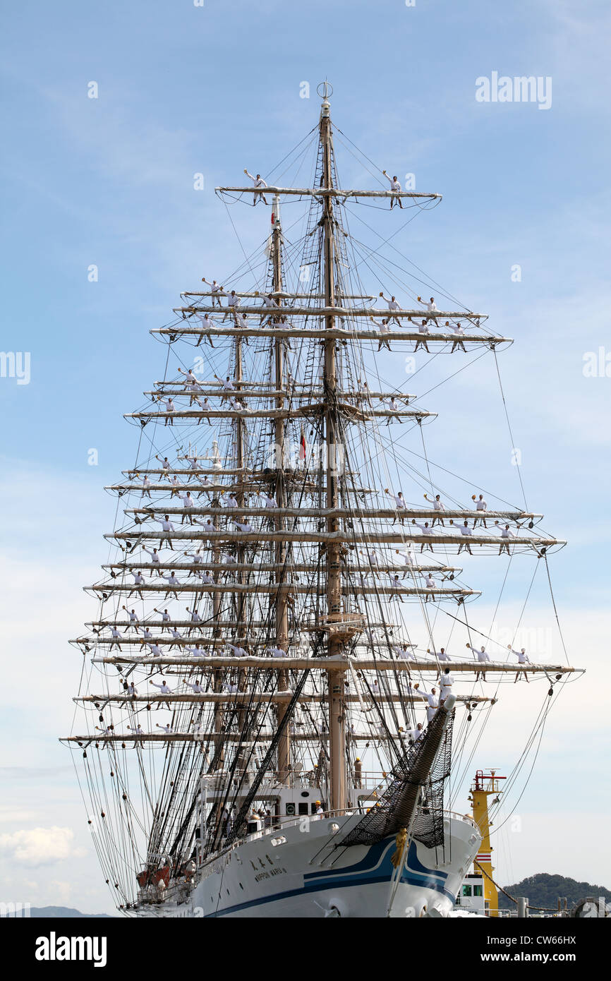 Luxury sailing yacht tall mast hi-res stock photography and images - Alamy