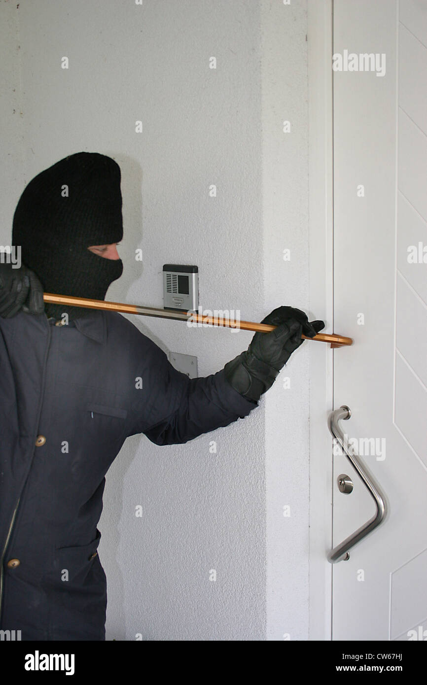 Break ins hi-res stock photography and images - Alamy