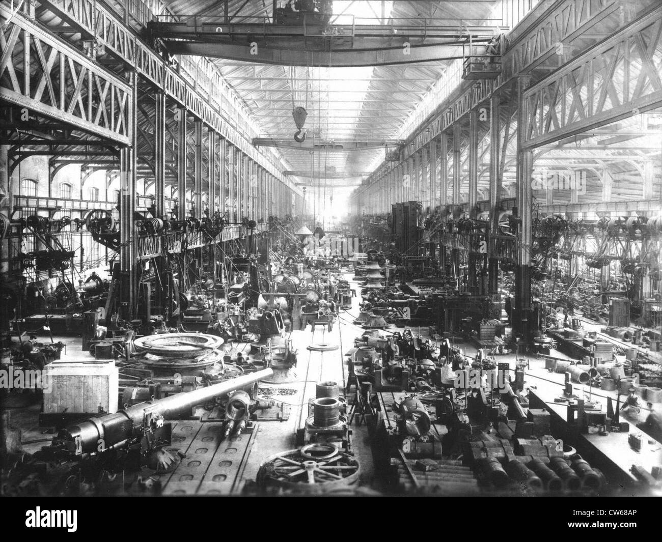 Manufacturing cannons in an American factory Stock Photo - Alamy