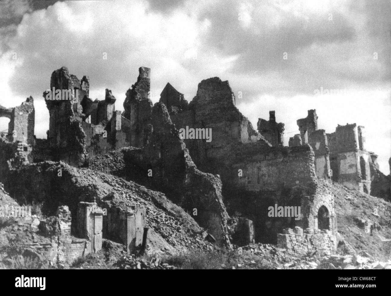 Warsaw in ruins, 1945 Stock Photo - Alamy