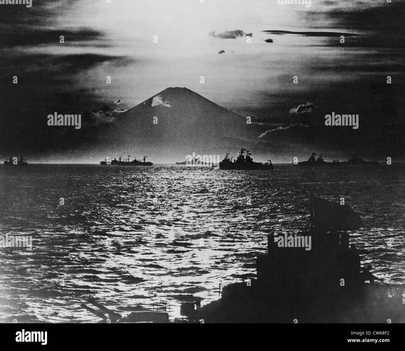 September 2, 1945 tokyo hi-res stock photography and images - Alamy