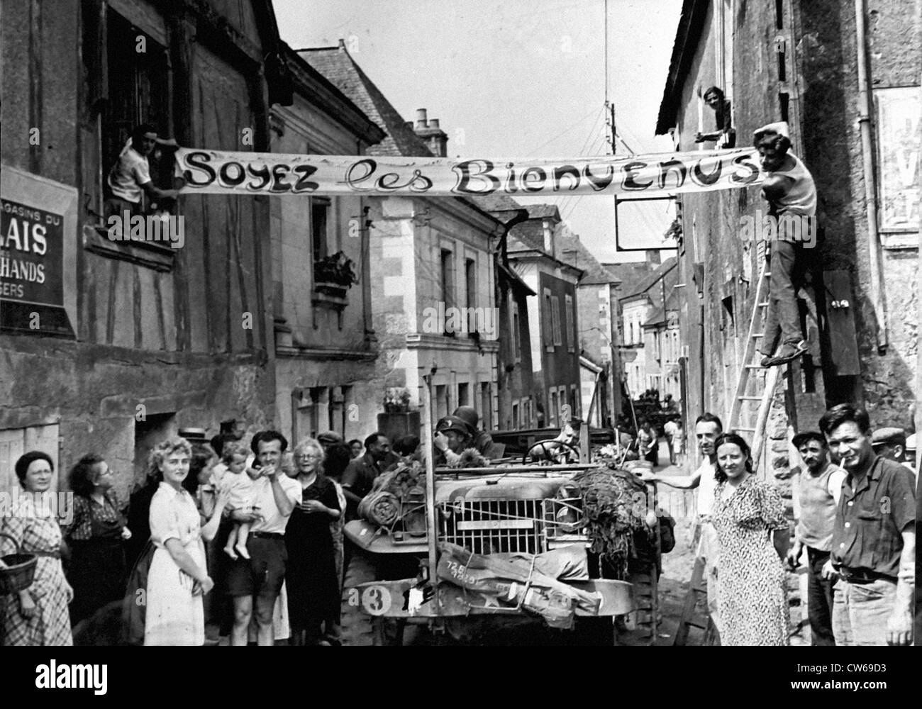 French civilians hi-res stock photography and images - Alamy