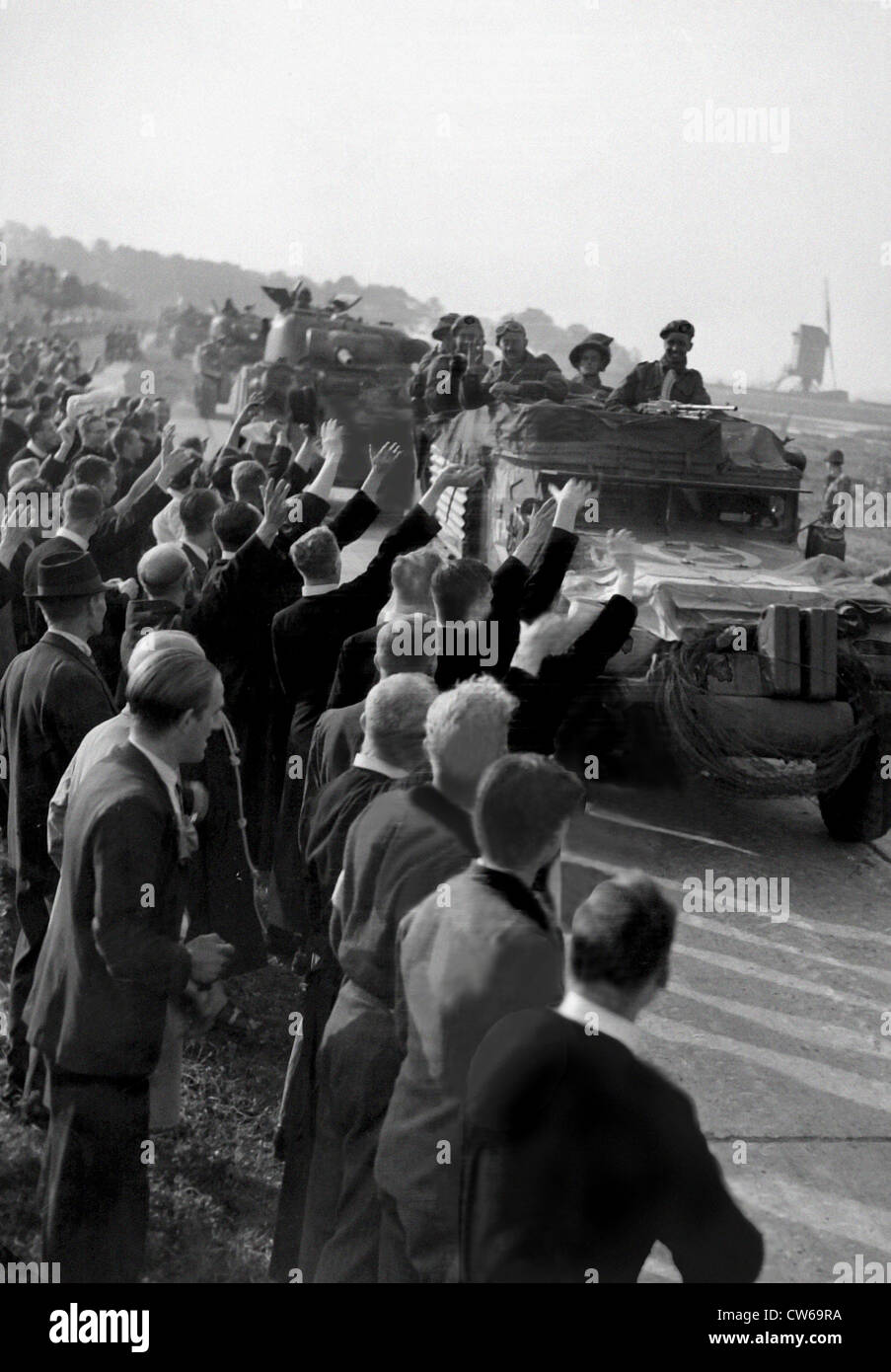 Dutch civilians welcome the British Guard Armored Division in Graves ...
