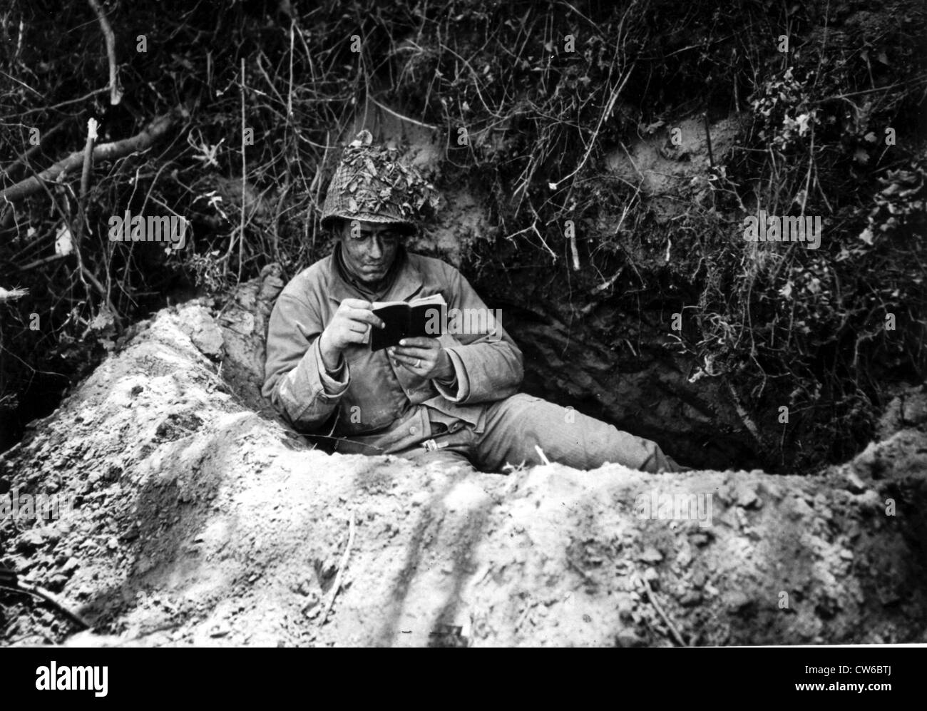 Prayer for soldier hi-res stock photography and images - Alamy