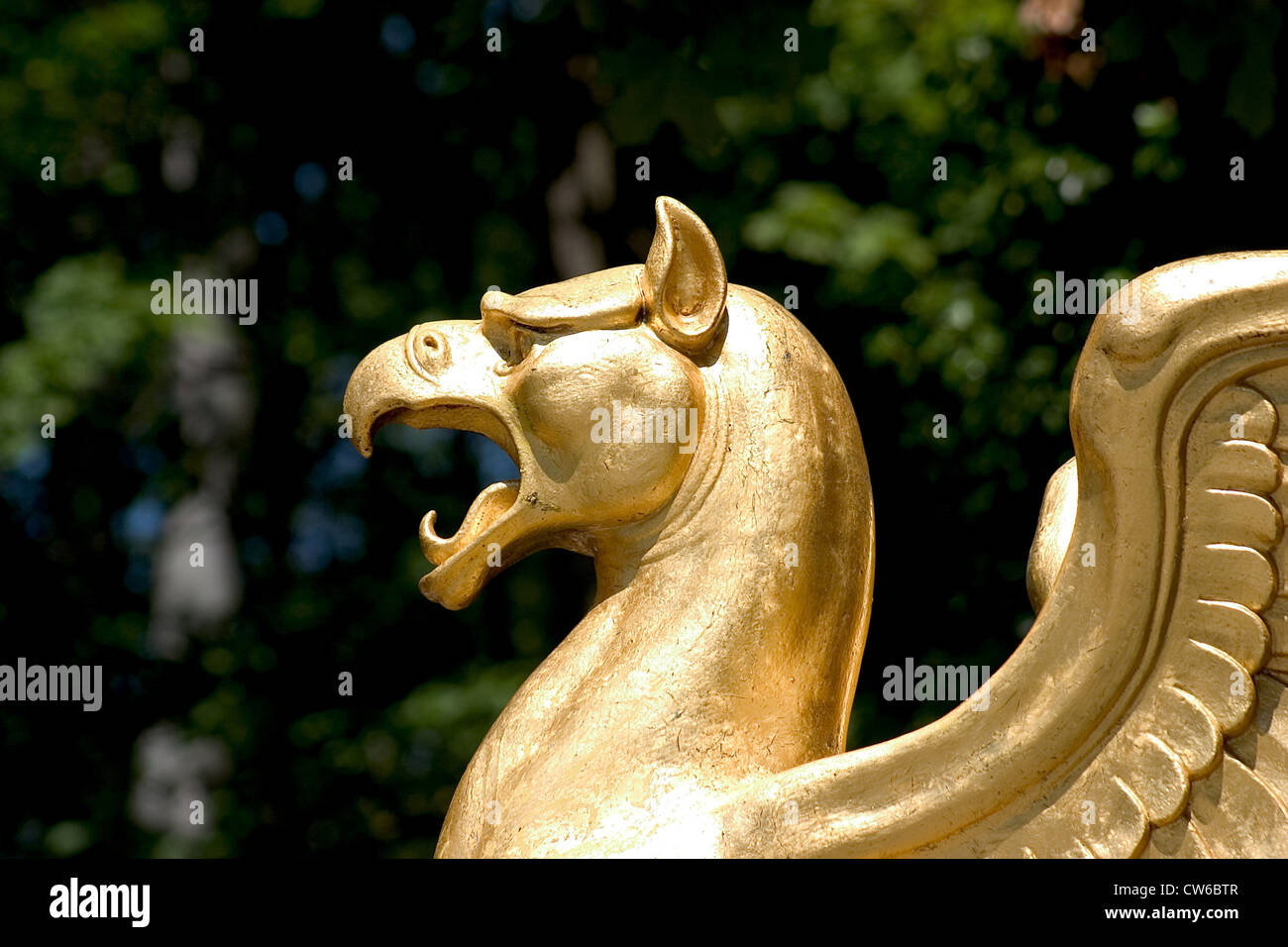 Dragon Head Water Fountain Statue High Resolution Stock Photography and ...