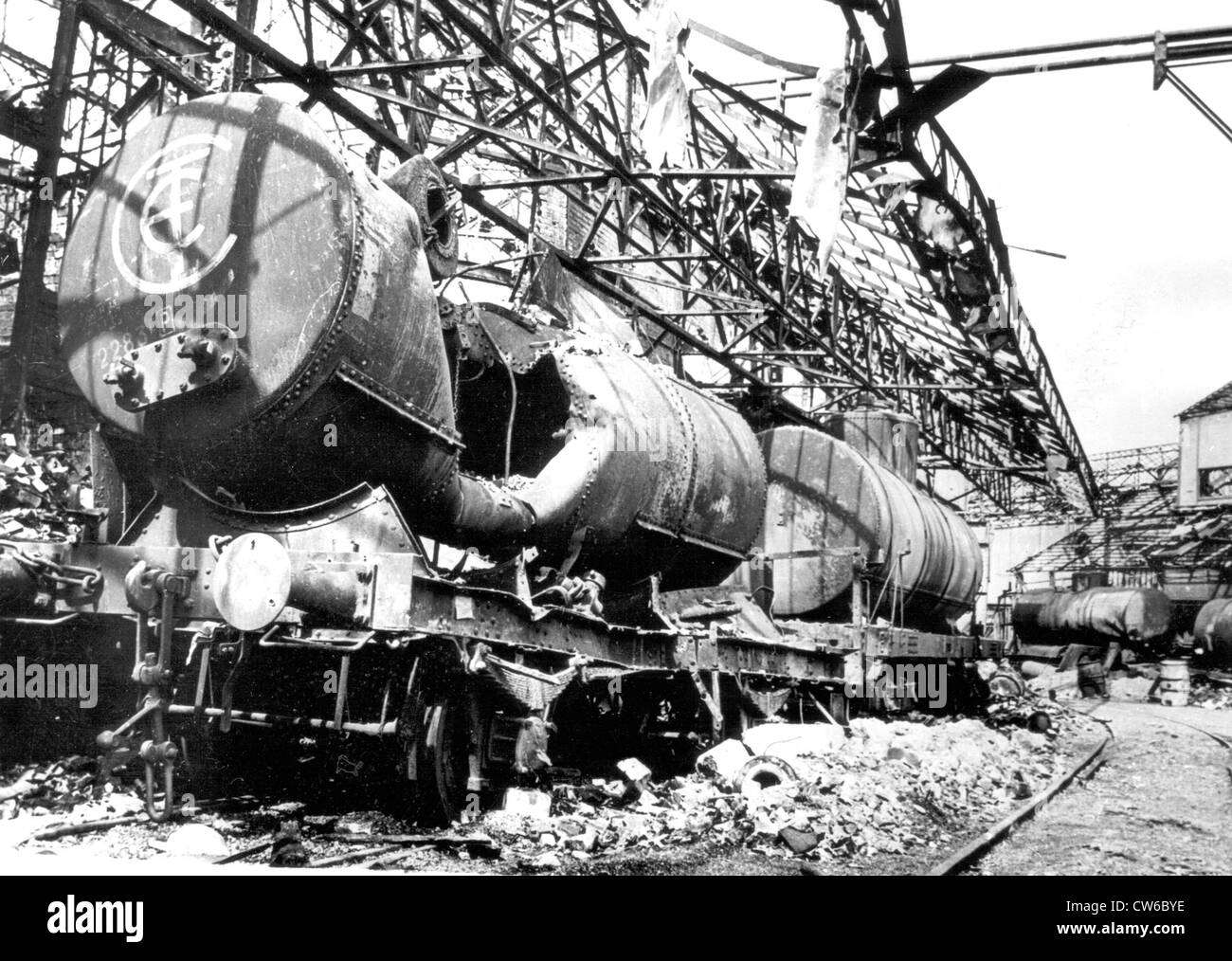 U.S planes destroy German oil works near Paris (France) June 22,1944 ...