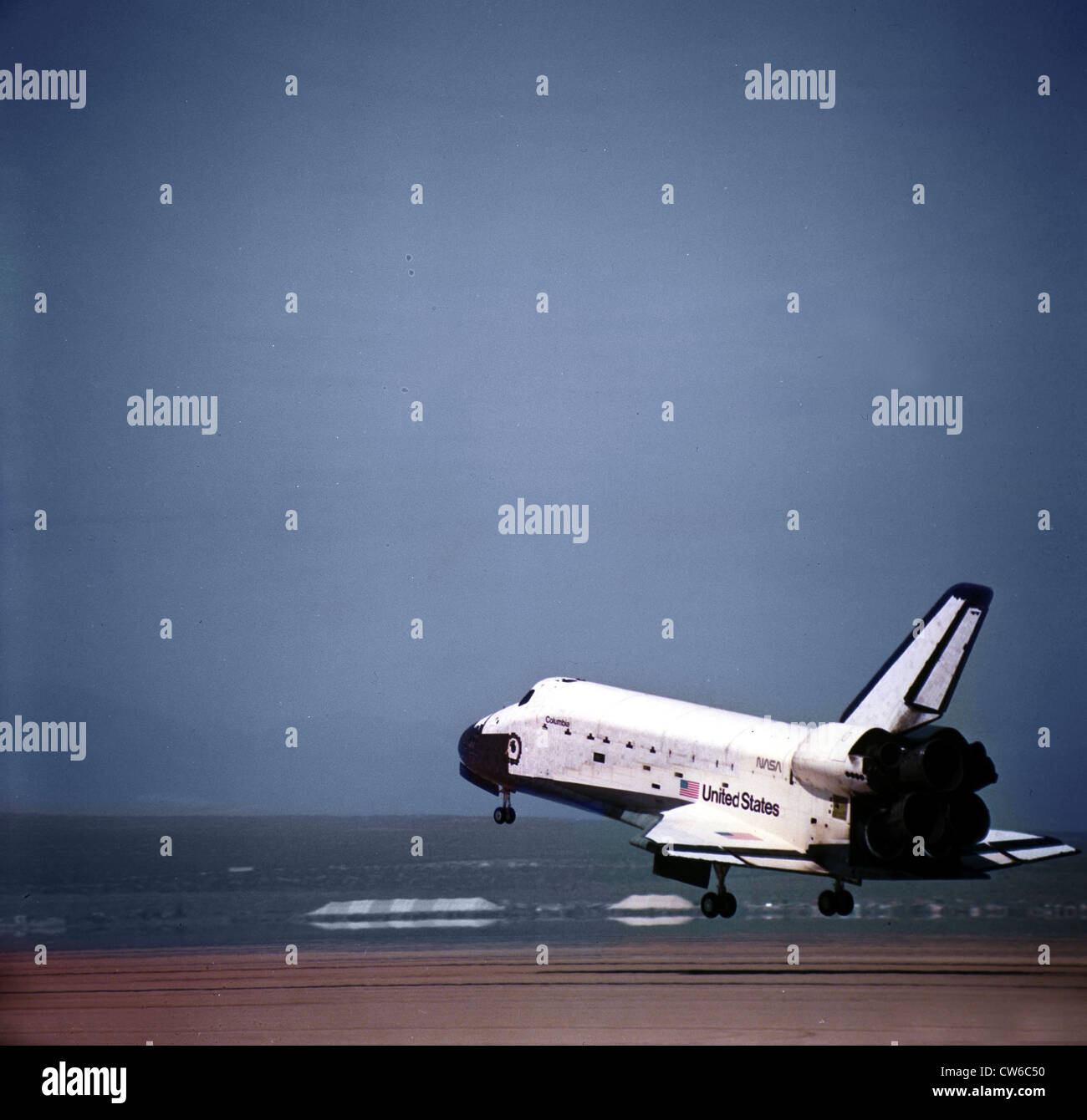 Space shuttle columbia 1981 hi-res stock photography and images - Alamy