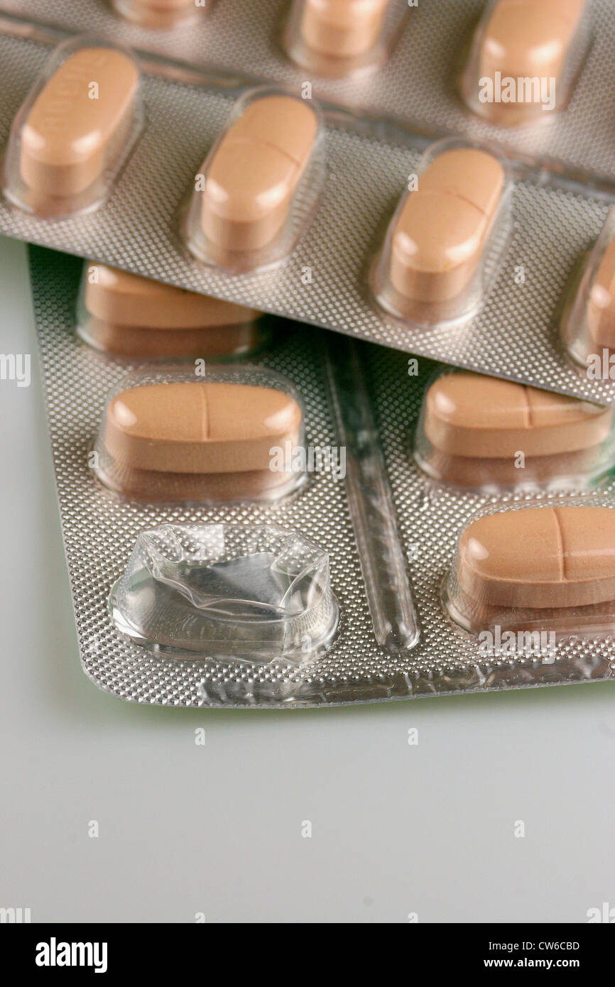 tablets in the packing Stock Photo - Alamy