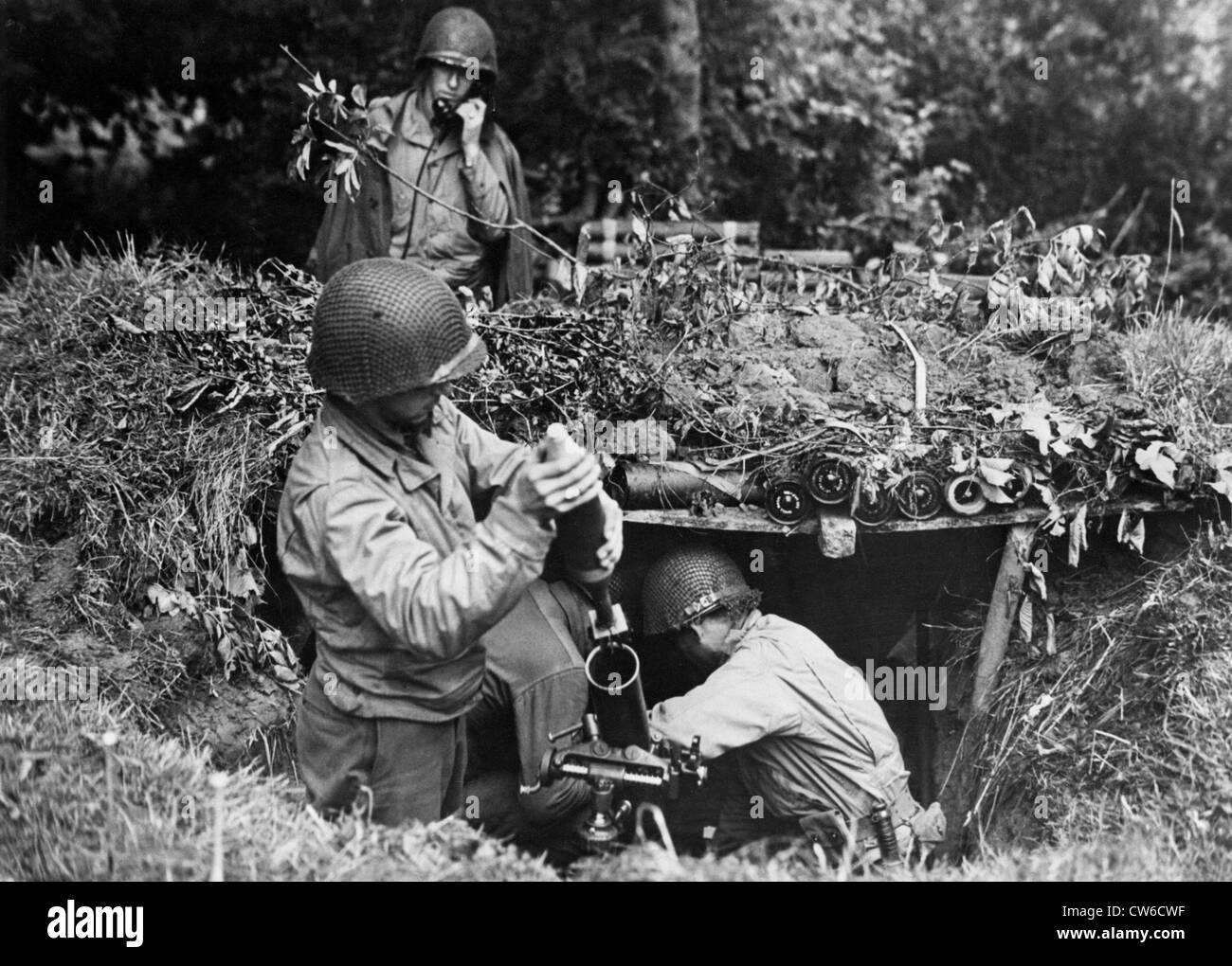 Mortar squad hi-res stock photography and images - Alamy