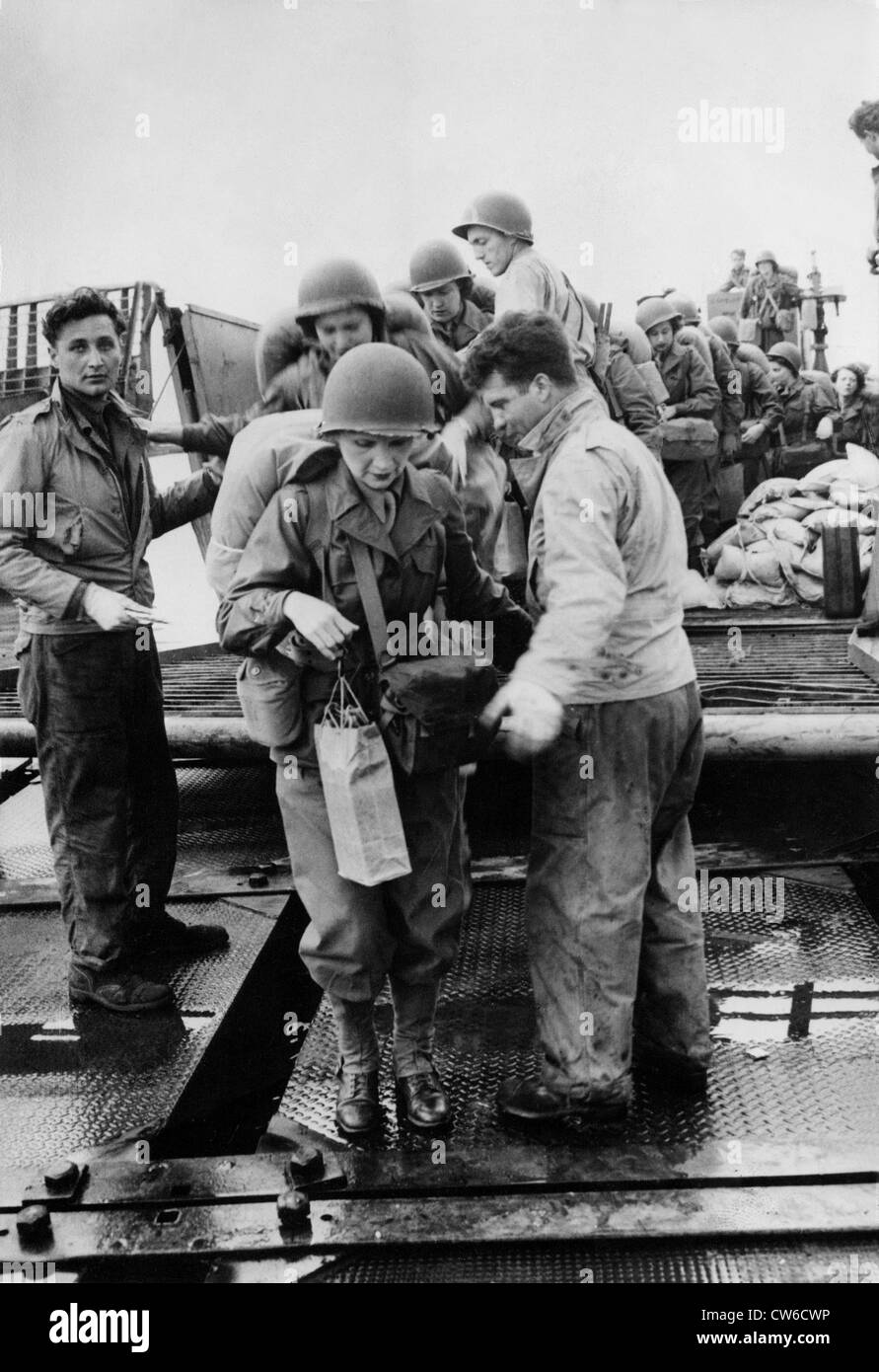 First WAC to touch French soil (July 1944 Stock Photo - Alamy