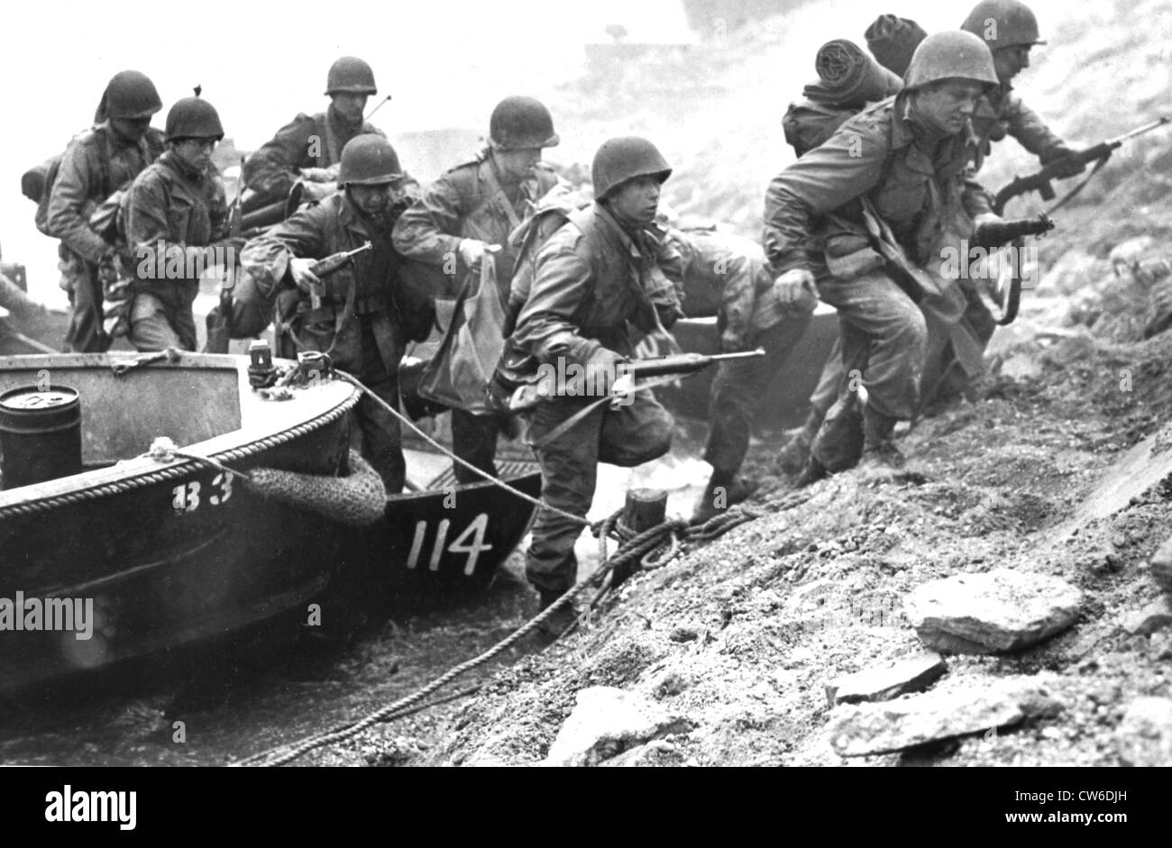 Troops of the 7th U.S. Army cross the Rhine river, March 26, 1945 Stock ...