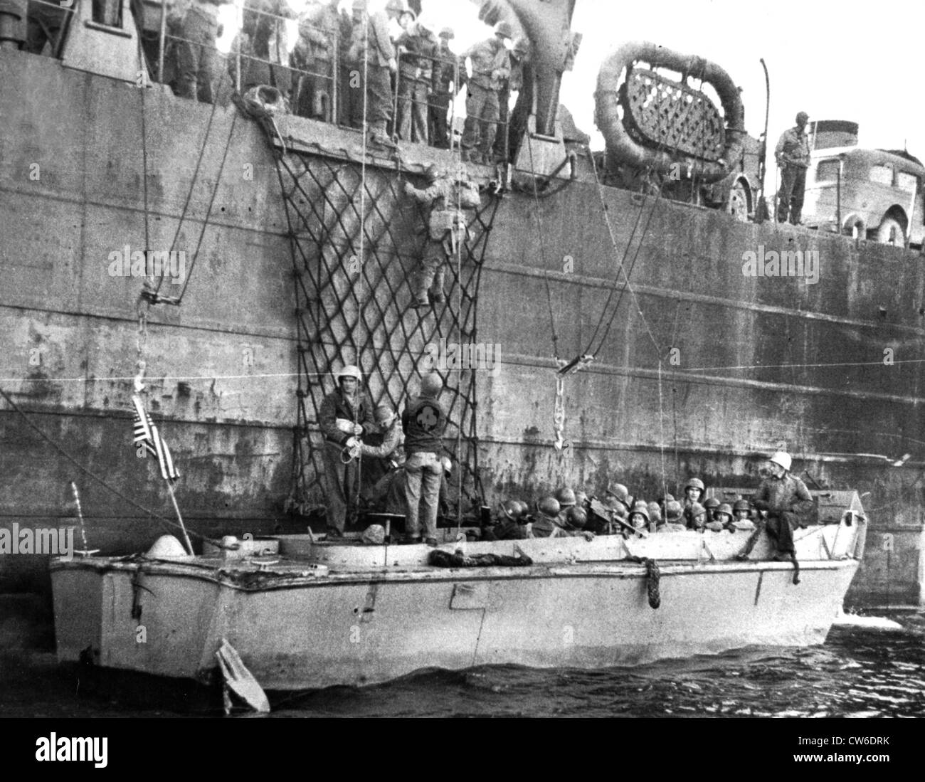 Landing at anzio hi-res stock photography and images - Alamy
