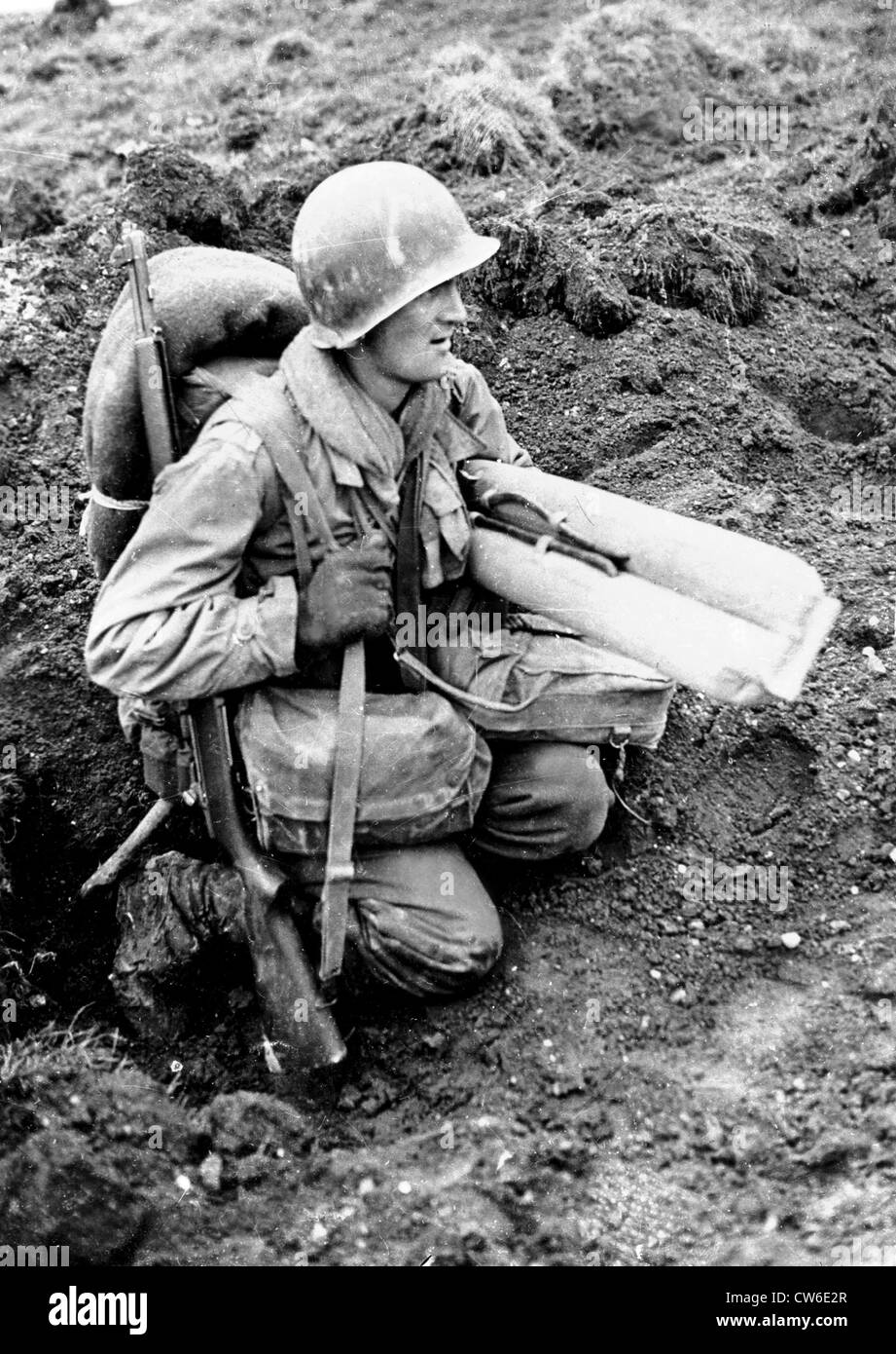 American soldier awaits turn cross hi-res stock photography and images ...