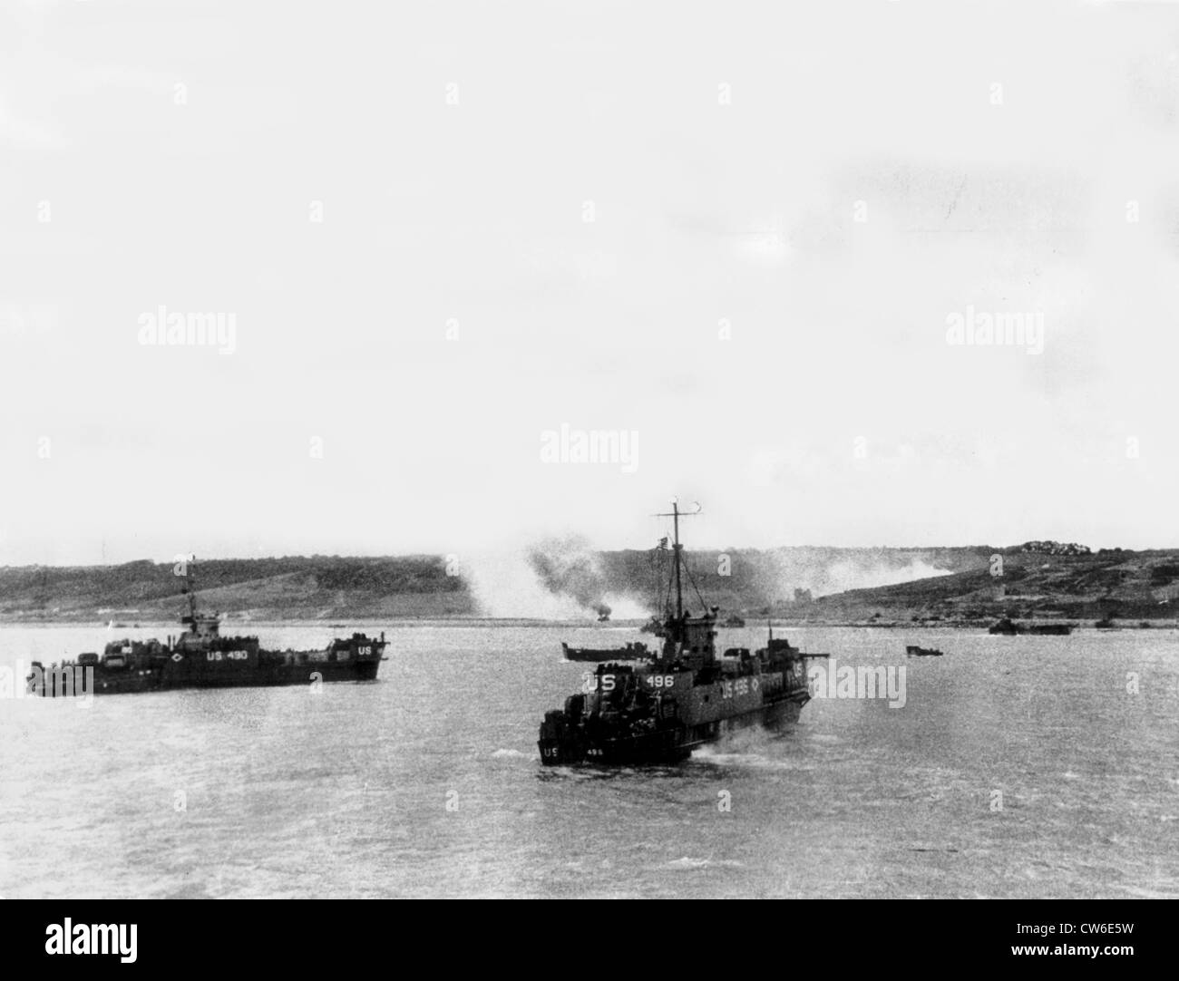 American landing craft approaching a beachhead on the Normandy coast ...