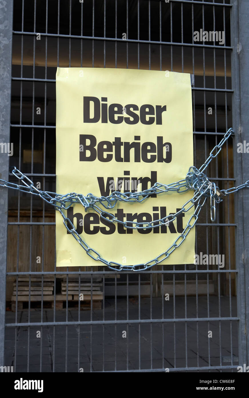 Strike poster hi-res stock photography and images - Alamy