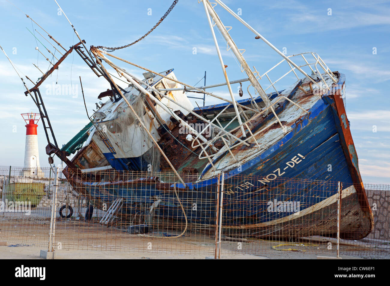 A beached fishing boat Stock Photo - Alamy