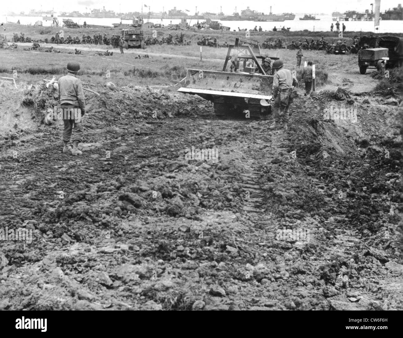 American soldiers build supply road on Normandy beachhead, June 1944 ...