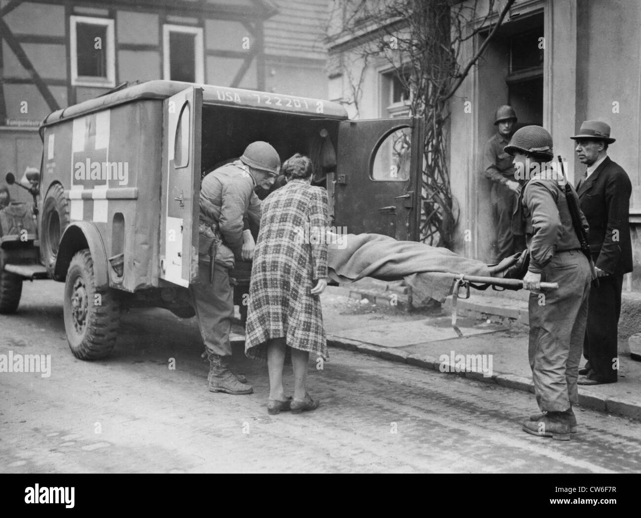 German civilian aid hi-res stock photography and images - Alamy