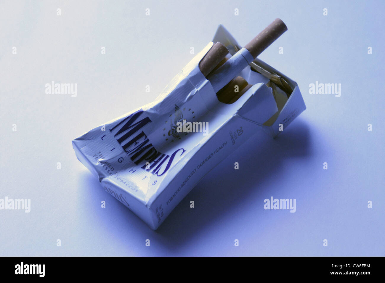 Crumpled cigarette box hi-res stock photography and images - Alamy