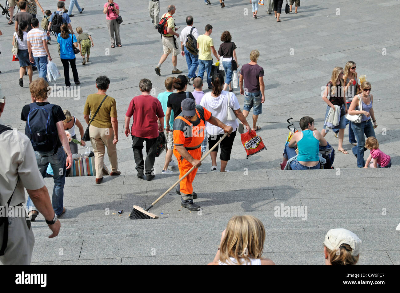 Street sweeper at cologne cathedral hi-res stock photography and images ...