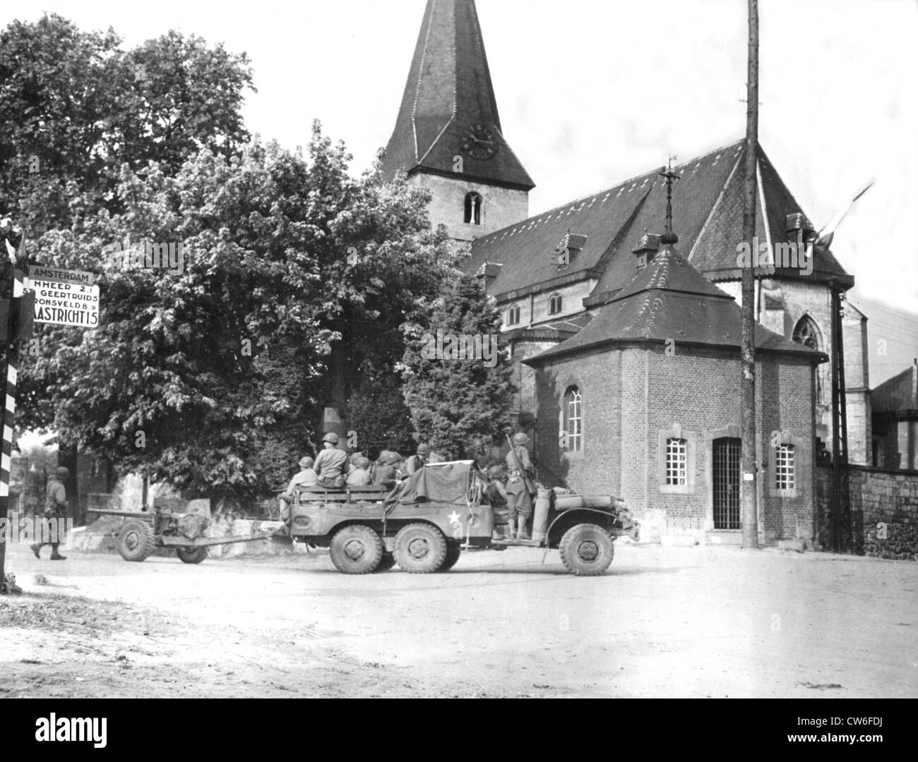 American armor rolls into Holland (Autumn 1944 Stock Photo - Alamy