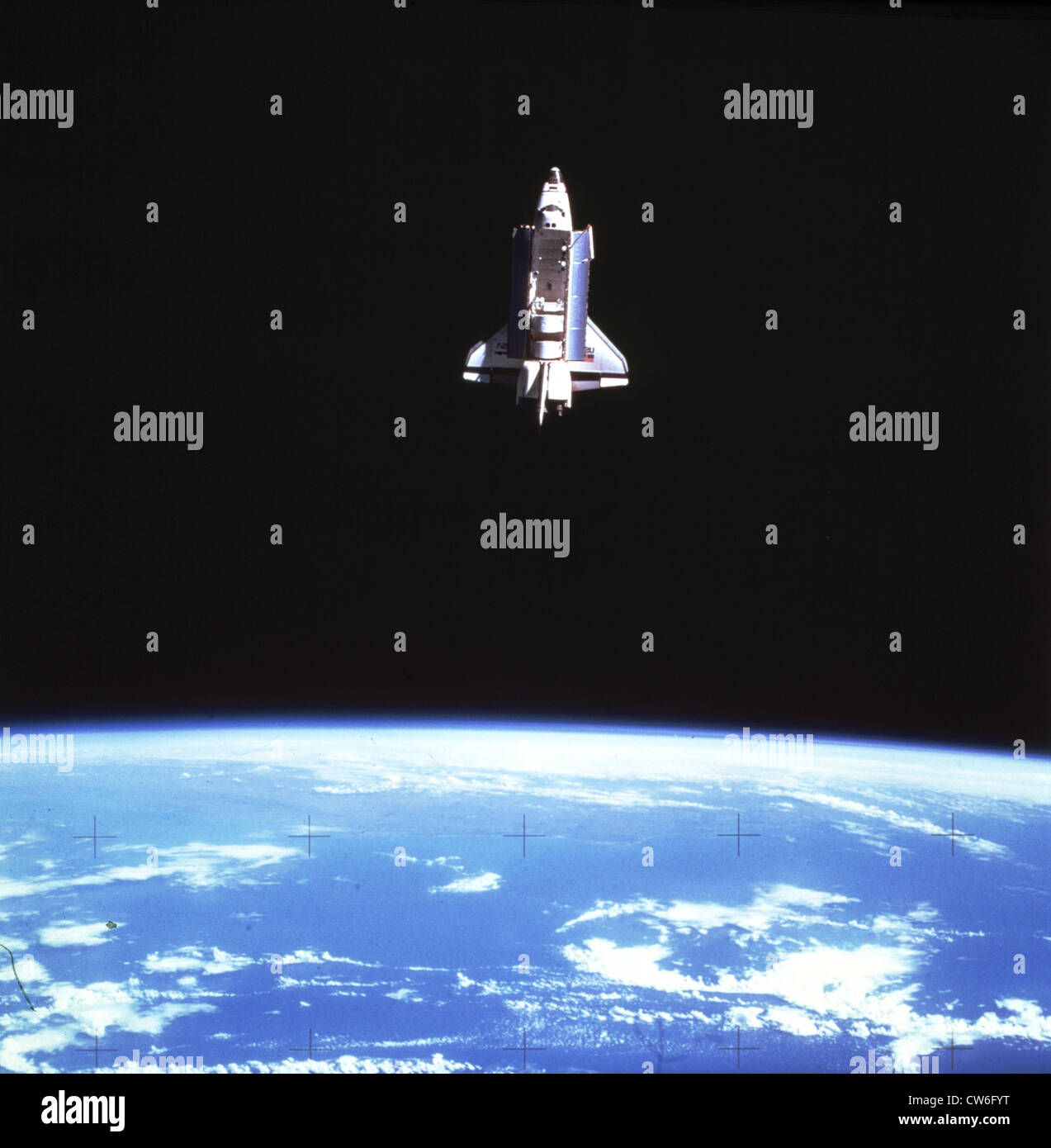 Space shuttle challenger 1983 hi-res stock photography and images - Alamy