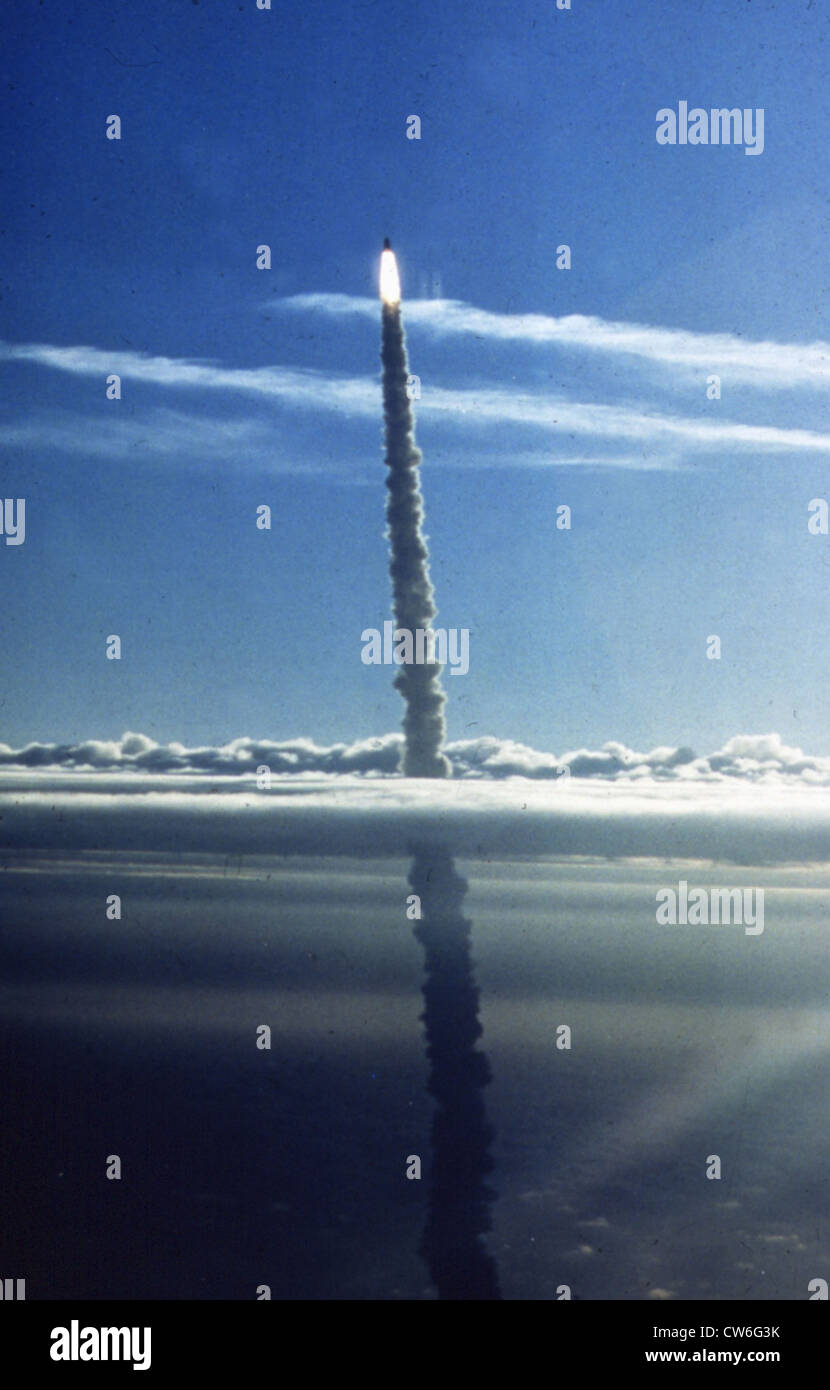 Launch of COLUMBIA (STS-32 Stock Photo - Alamy
