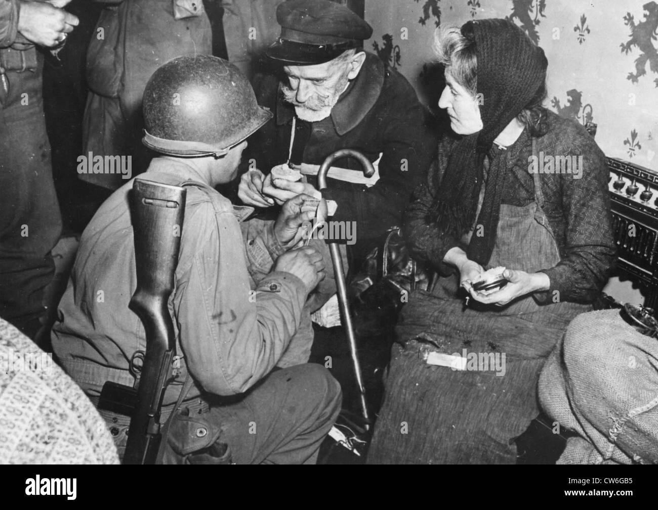 Civilians World War 2 Stock Photos & Civilians World War 2 Stock Images ...