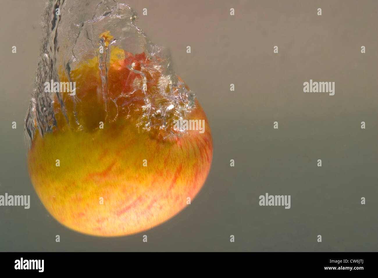 Dunking for apples hi-res stock photography and images - Alamy