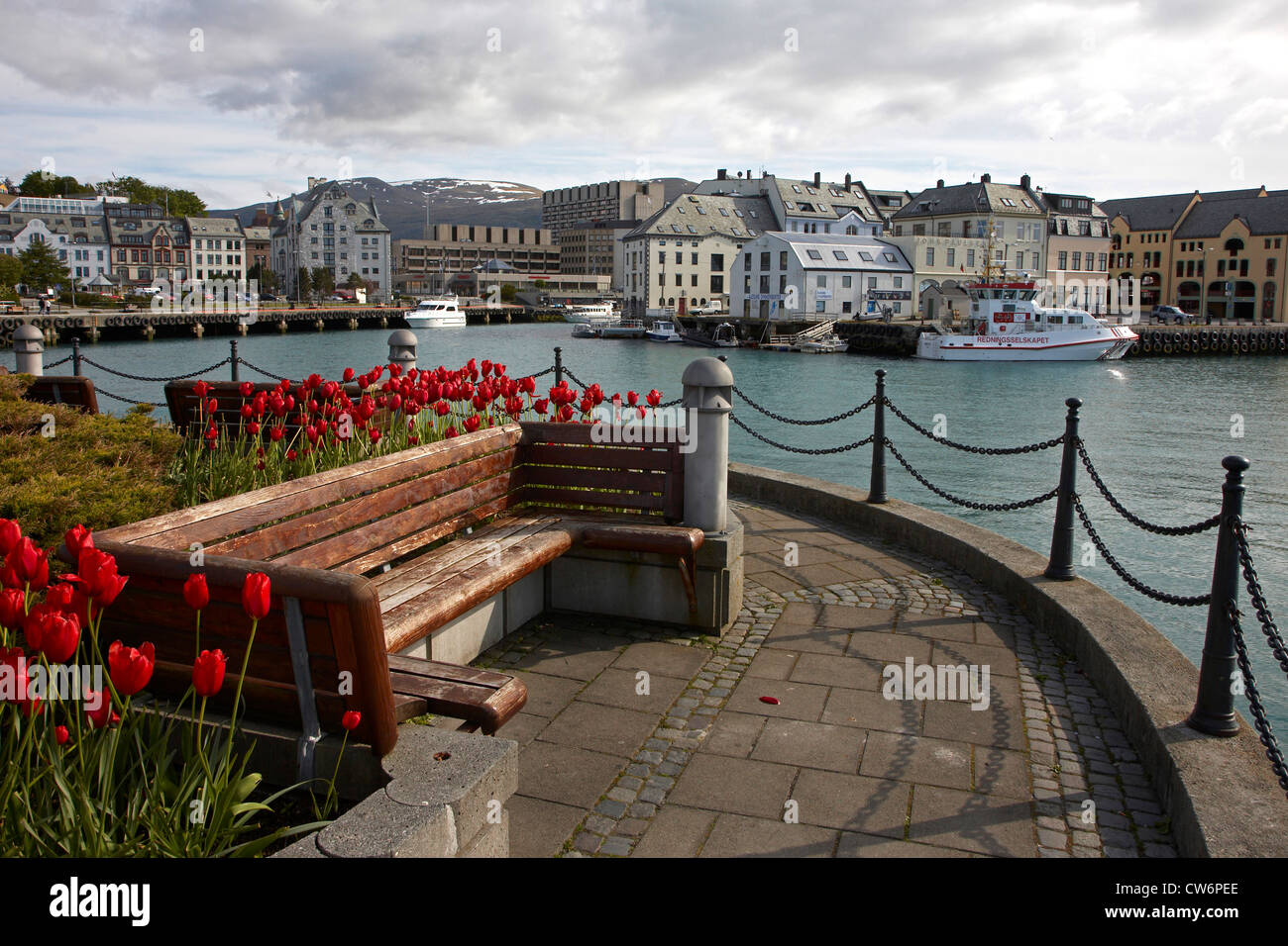 Harbour promenade hi-res stock photography and images - Alamy