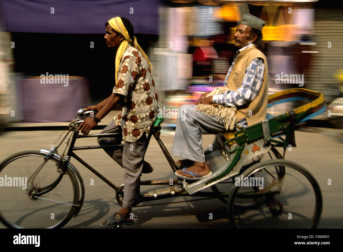 India cycle rickshaw Stock Photo - Alamy