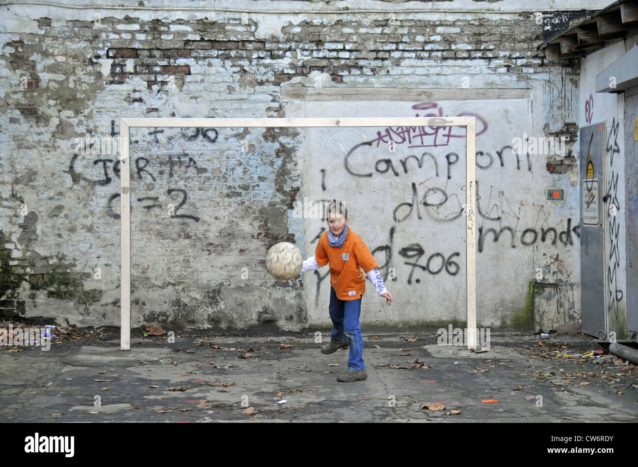 Poor football pitch hi-res stock photography and images - Alamy