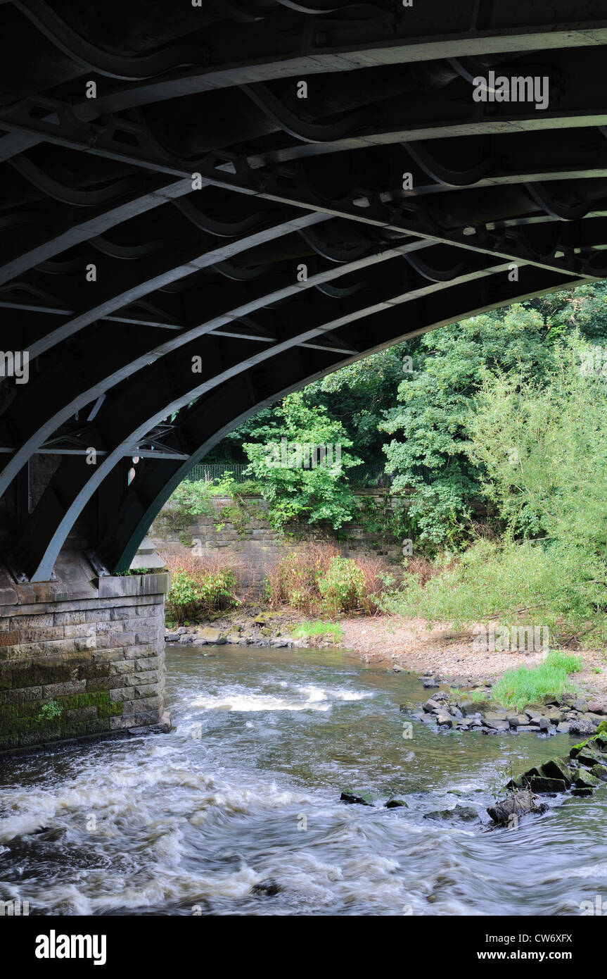 The River Kelvin running under Kelvinbridge in Glasgow's west end Stock ...