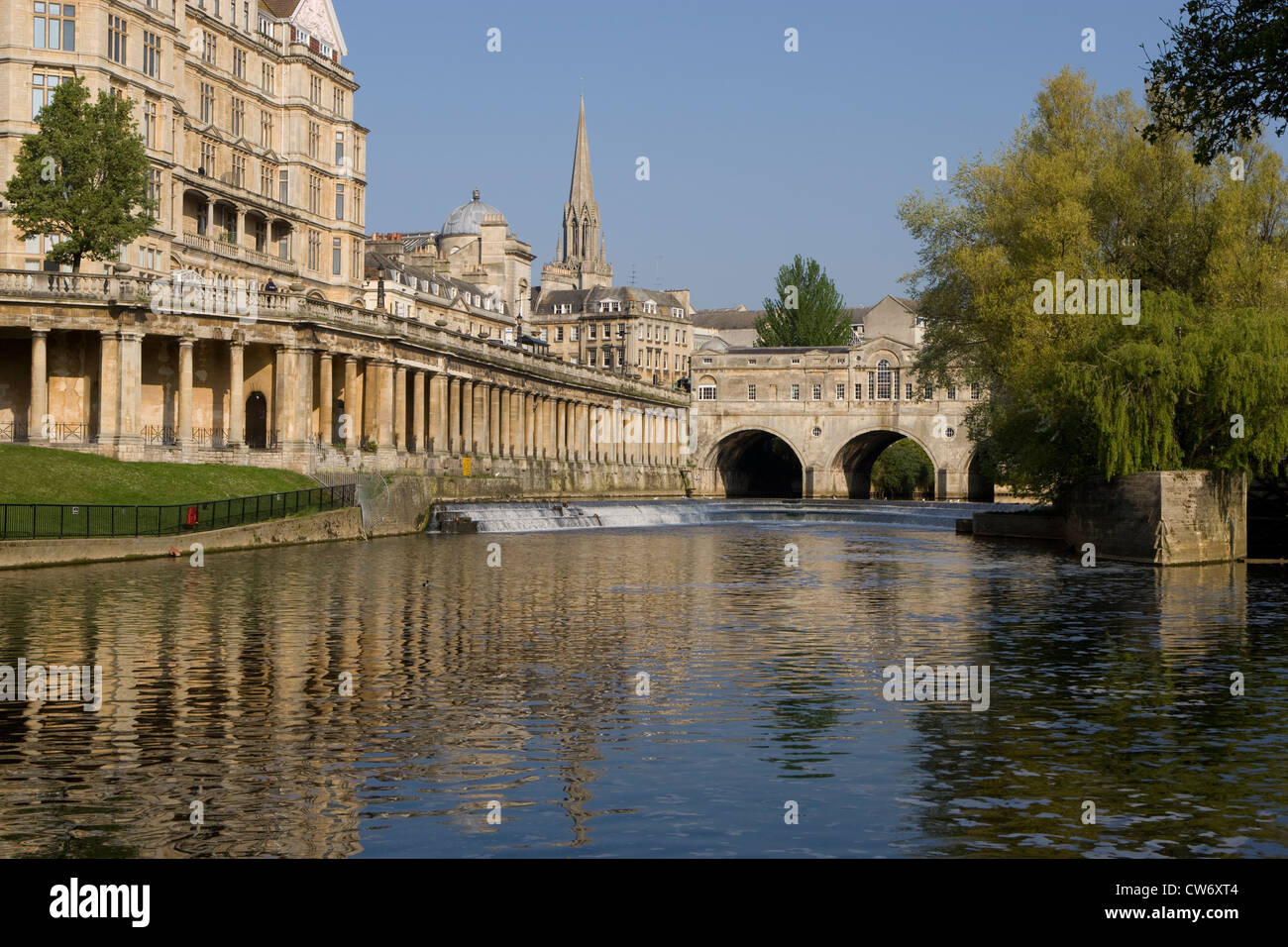 Bath: view of Pulteney Bridge on River Avon Stock Photo - Alamy