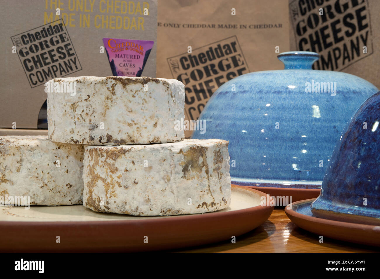 Cheddar Gorge: Cheddar Gorge Cheese Company - cheese tasting Stock ...