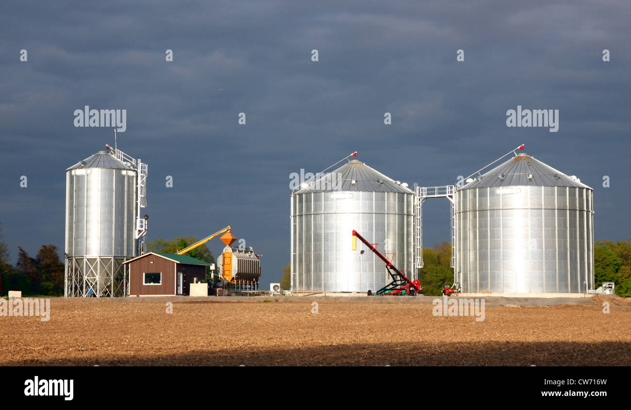 Grains silo hi-res stock photography and images - Alamy