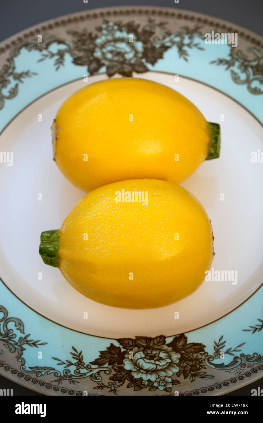 Yellow Round Courgettes Stock Photo - Alamy