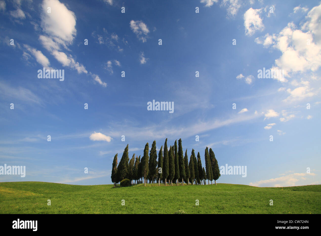 Hilly landscape hi-res stock photography and images - Alamy