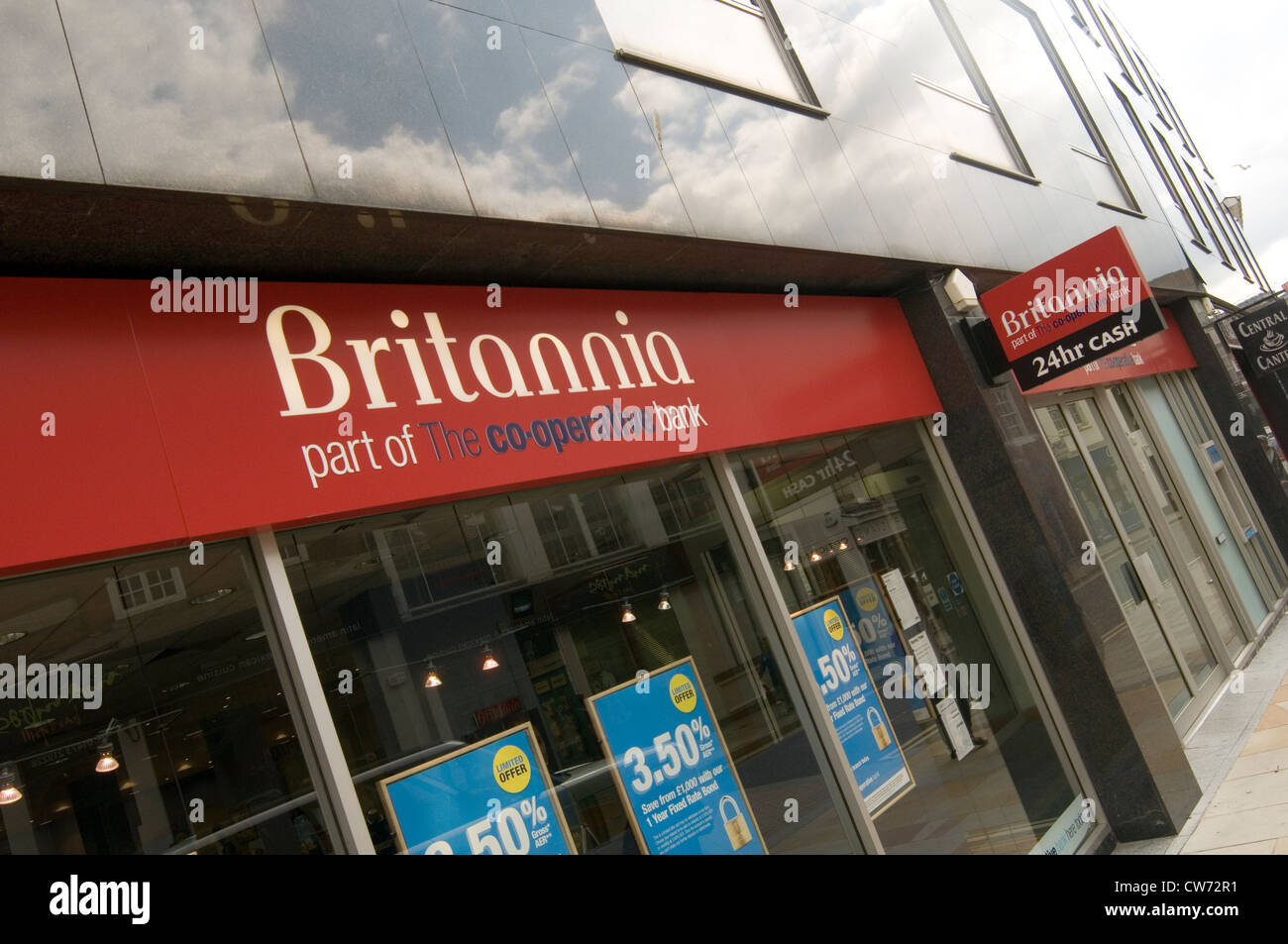 Co operative bank building hi-res stock photography and images - Alamy