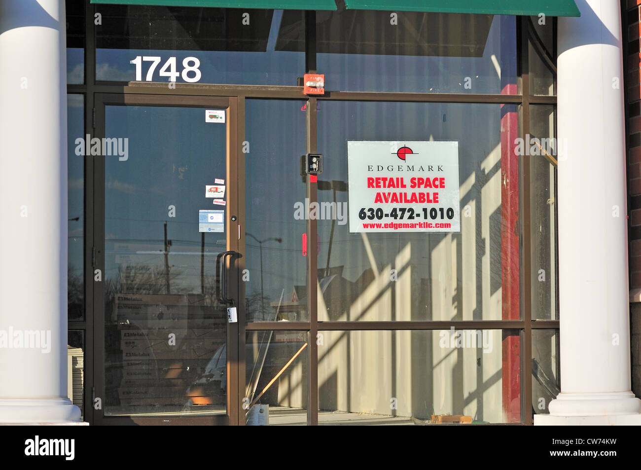 Empty retail space hi-res stock photography and images - Alamy