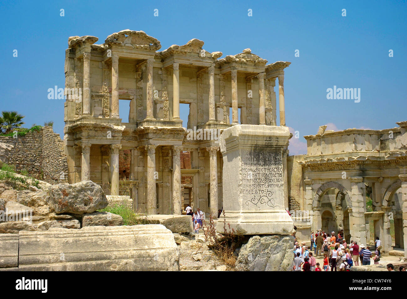 Ancient library hi-res stock photography and images - Alamy