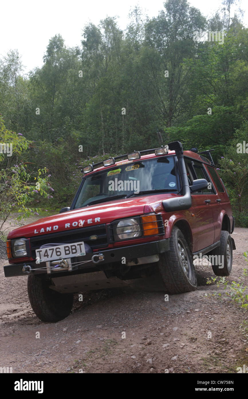 Volunteers from Gloucestershire & Worcester 4x4 Response receive a ...
