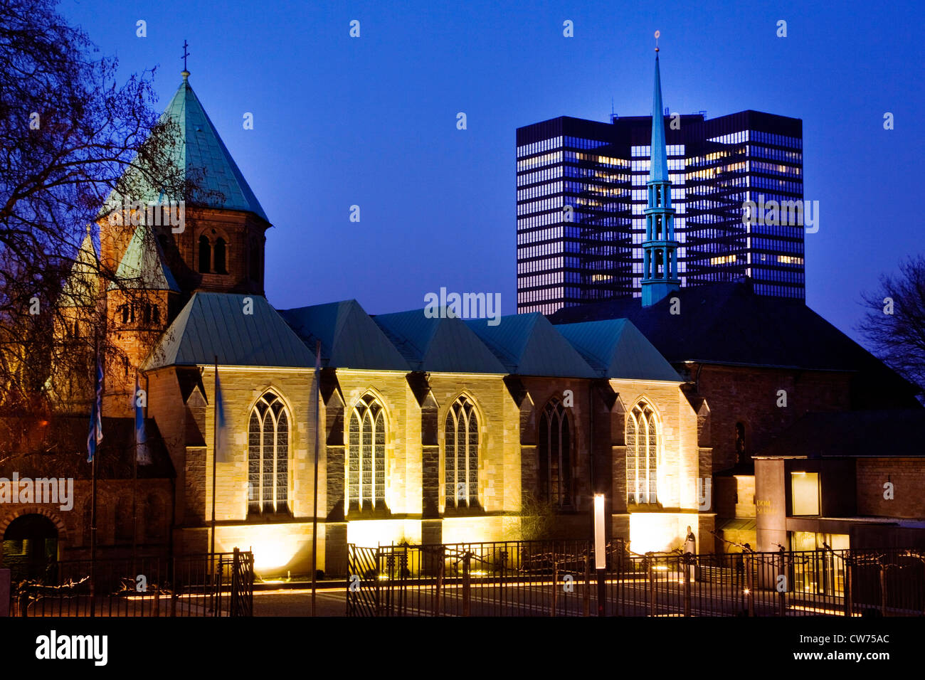 Essen cathedral hi-res stock photography and images - Alamy
