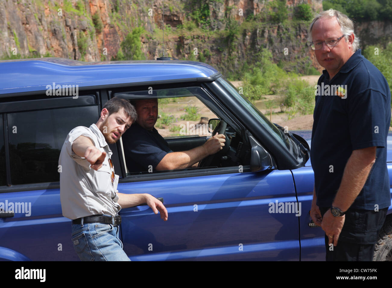Volunteers from Gloucestershire & Worcester 4x4 Response receive a ...