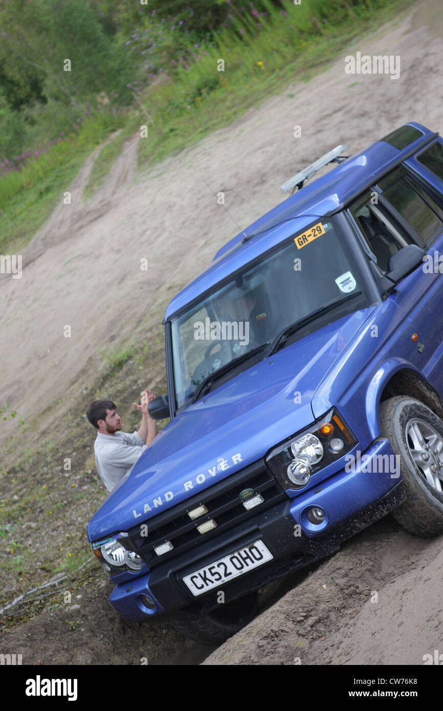 Volunteers from Gloucestershire & Worcester 4x4 Response receive a ...