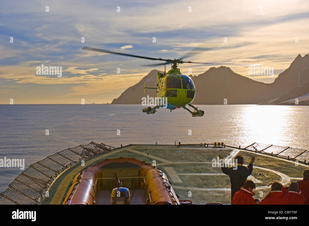 Helicopter landing on a ship hi-res stock photography and images - Alamy