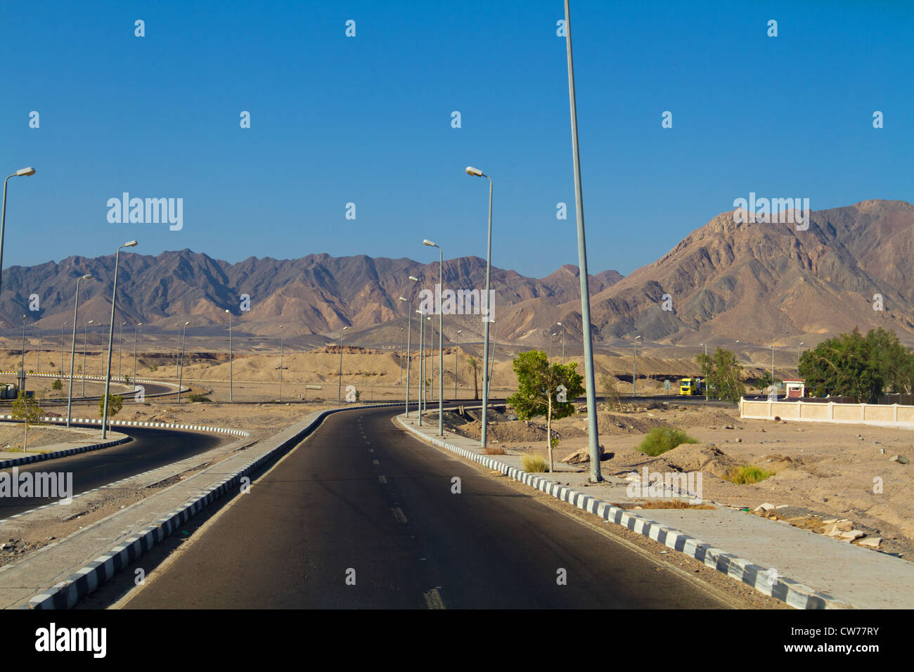 Desert highway egypt road hi-res stock photography and images - Alamy