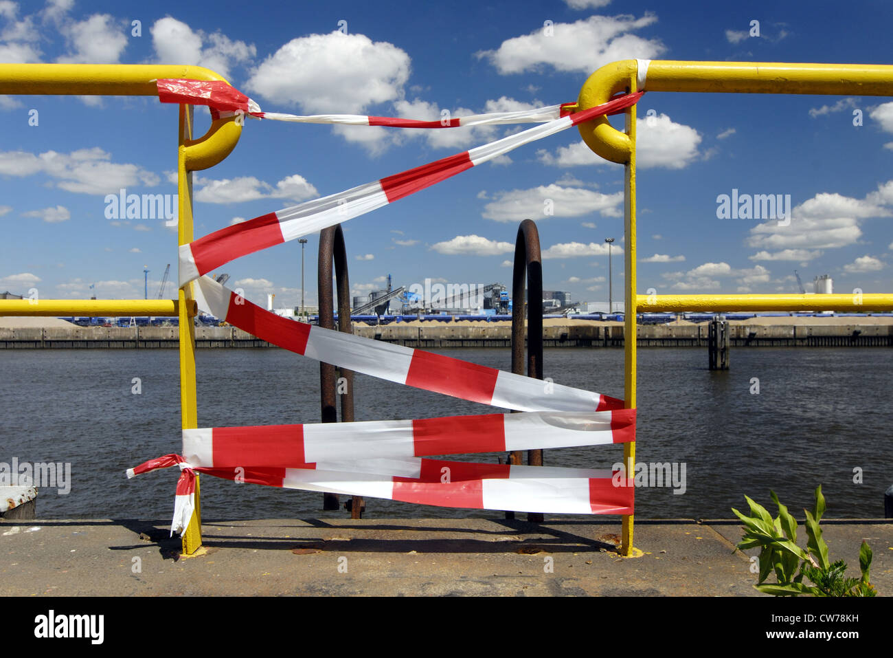 Quay Ladders High Resolution Stock Photography and Images - Alamy