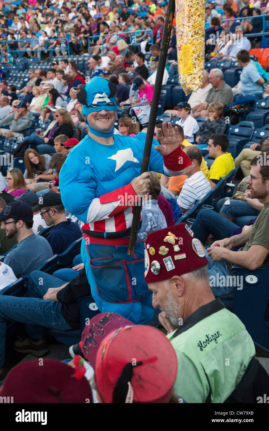 Baseball Stadium Vendor Selling Stock Photos & Baseball Stadium Vendor ...